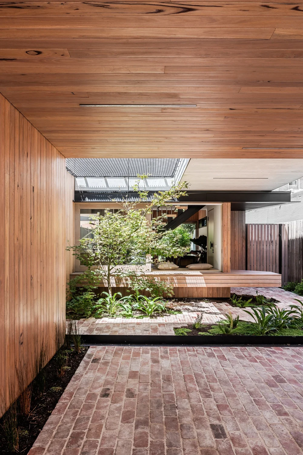 Essendon — Mud Office