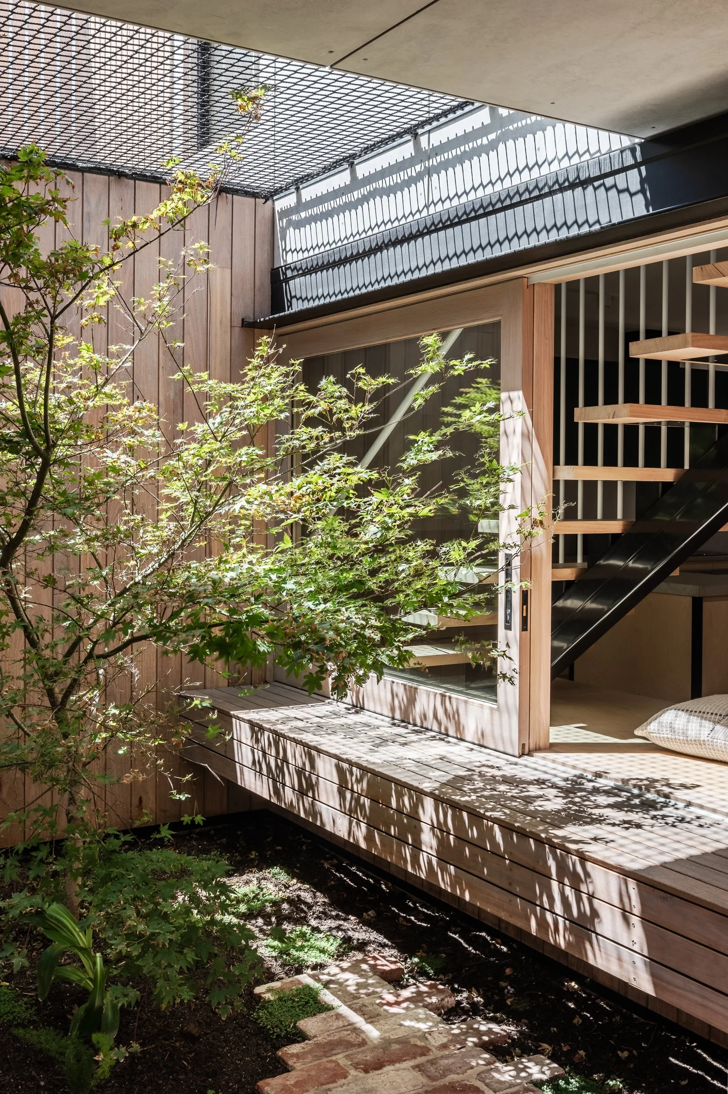 Essendon — Mud Office