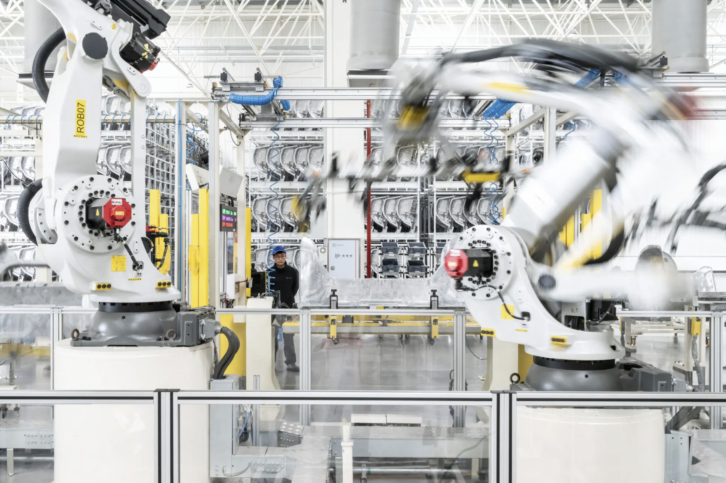 Amazon's California Facility: Largest Ever with 7,000 Robots ...