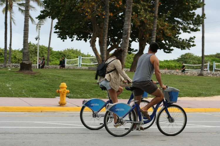 Bicycle Traffic Law | Stay Informed, Ride Safe — Florida Bicycle ...
