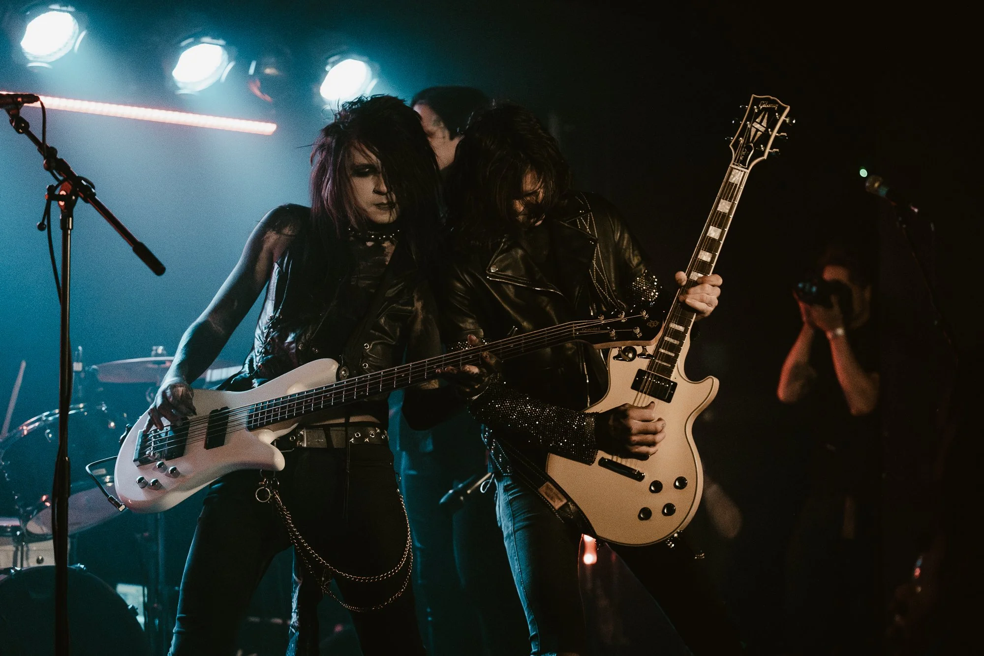 VAMPIRES EVERYWHERE - LONDON, UK. — HIVE