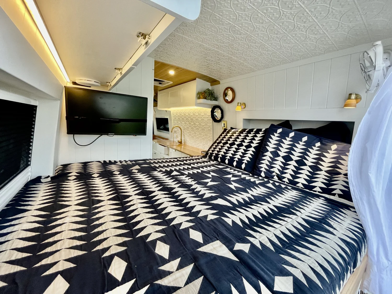 Mercedes Benz Sprinter LWB — Vanlife Conversions
