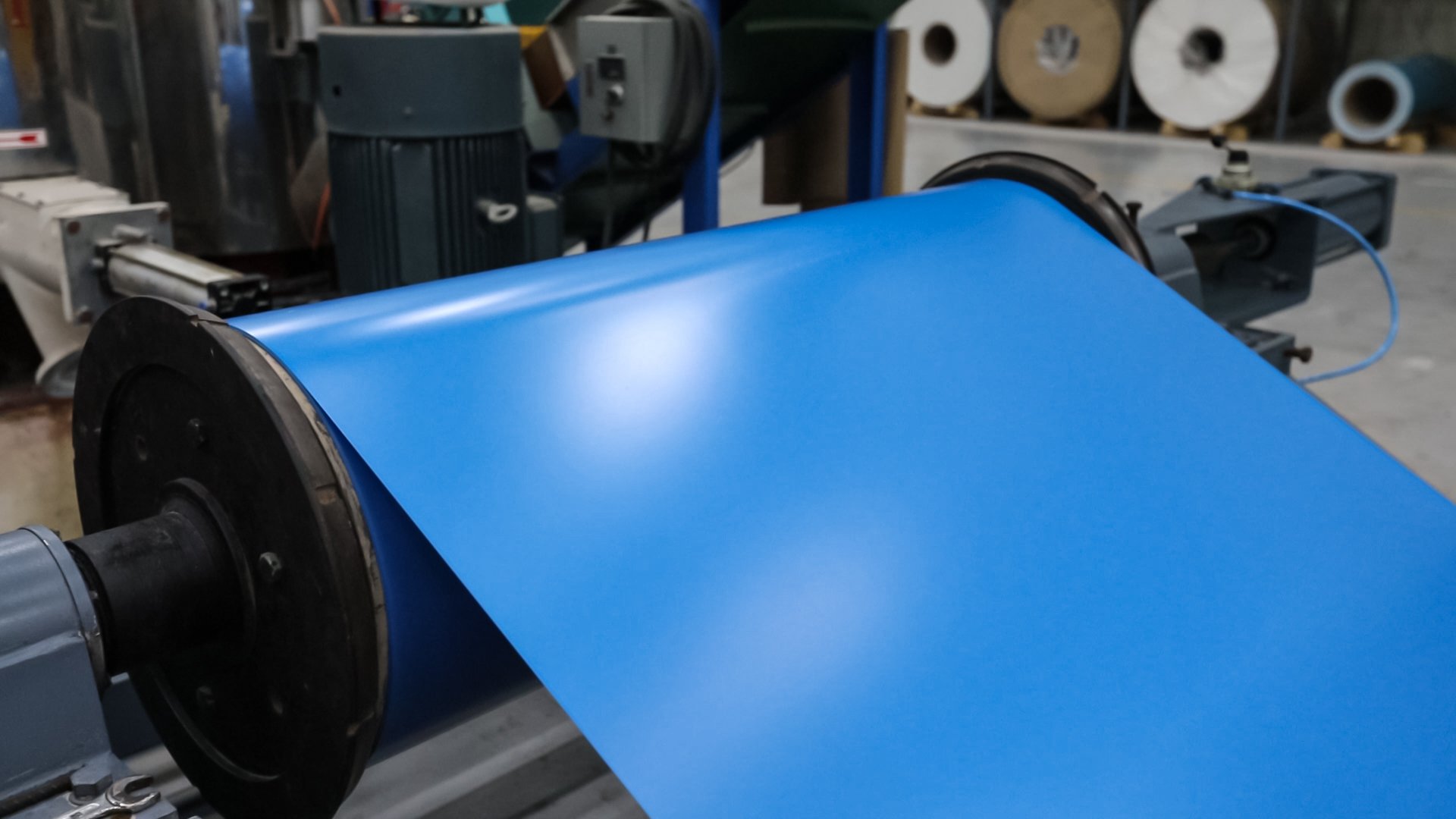 Wide-ranging collection of finishes of Alcobond A2 and Alcobond FR Fire ...
