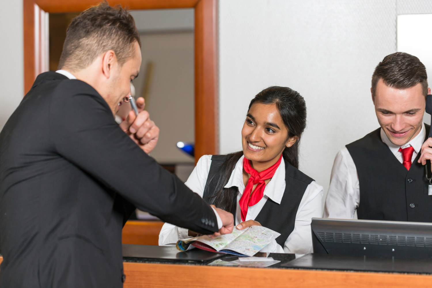 A Look into the Life of a Cruise Ship Receptionist: Duties, Skills, and ...