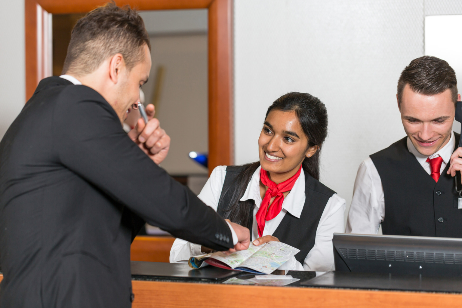 A Look into the Life of a Cruise Ship Receptionist: Duties, Skills, and ...