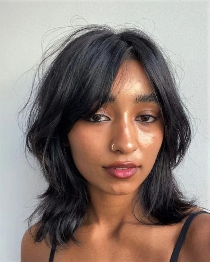 Eliminate Frizz with These Game-Changing Medium-Length Haircuts for ...