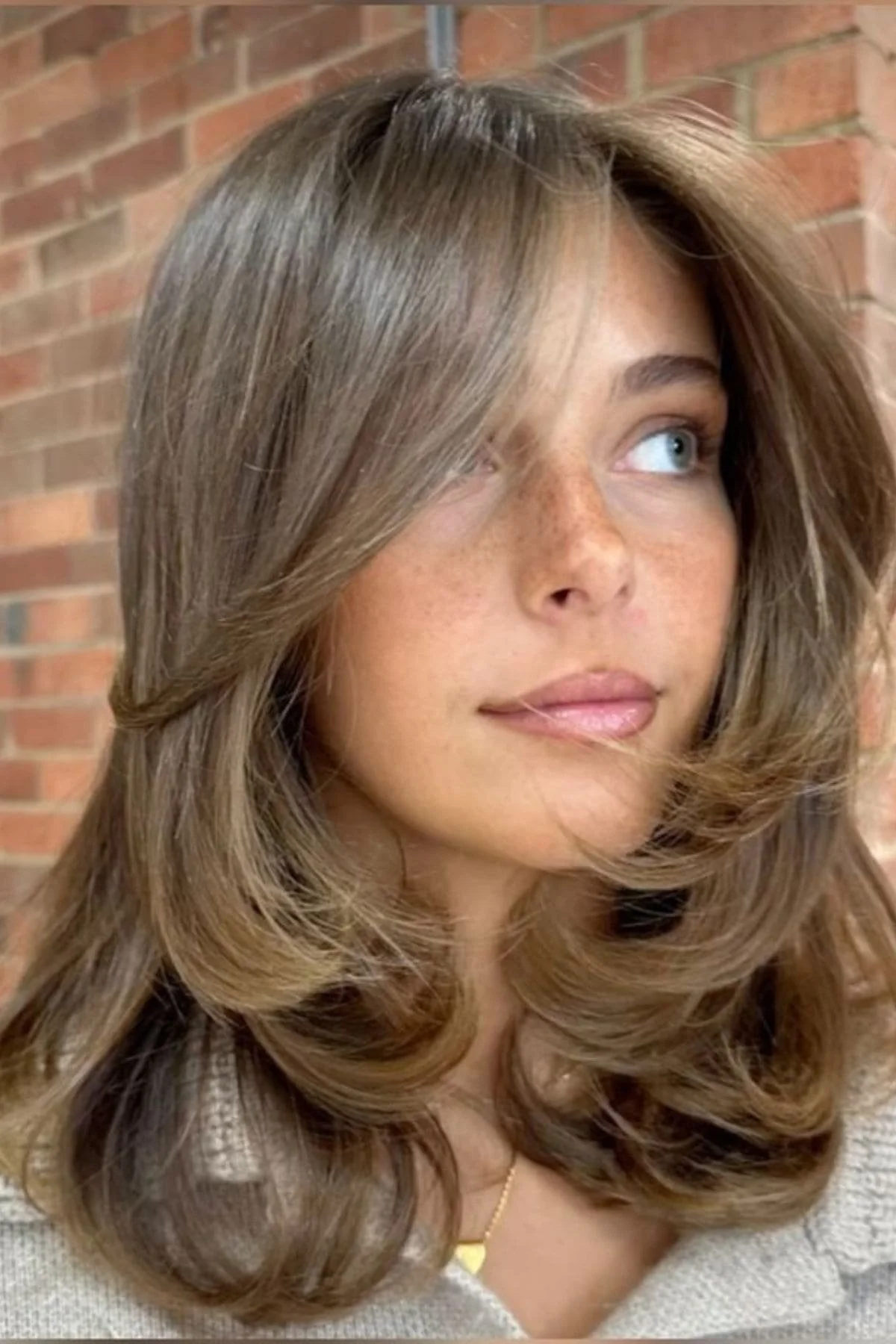 17 Medium-Length Haircuts for Straight Hair (By Face Shape) — Haiirology