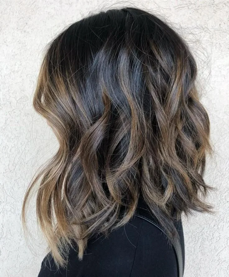 Eliminate Frizz with These Game-Changing Medium-Length Haircuts for ...