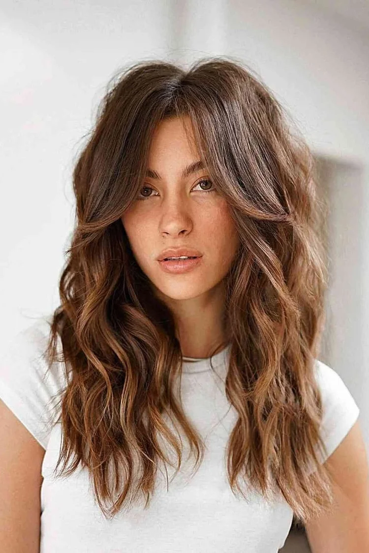 Struggling With Straight Hair? These 21 Haircuts Finally Give It Shape ...