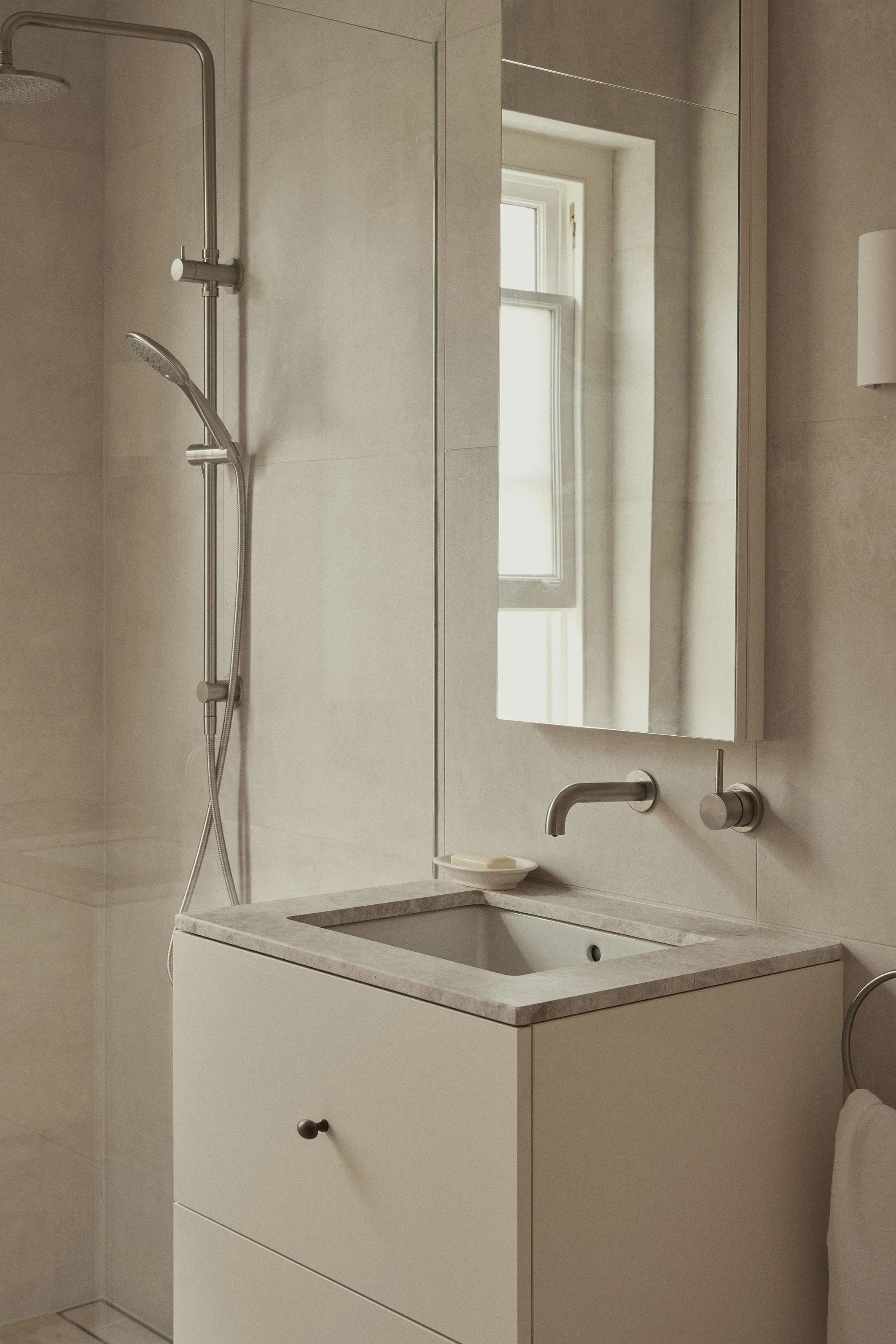 Como Ave — Emily Gillis Design