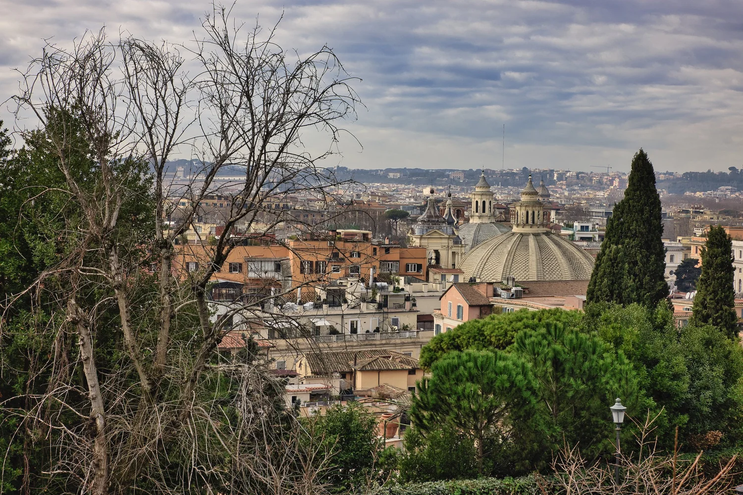 Premium Shisha Lounge Rome | Gray Clouds