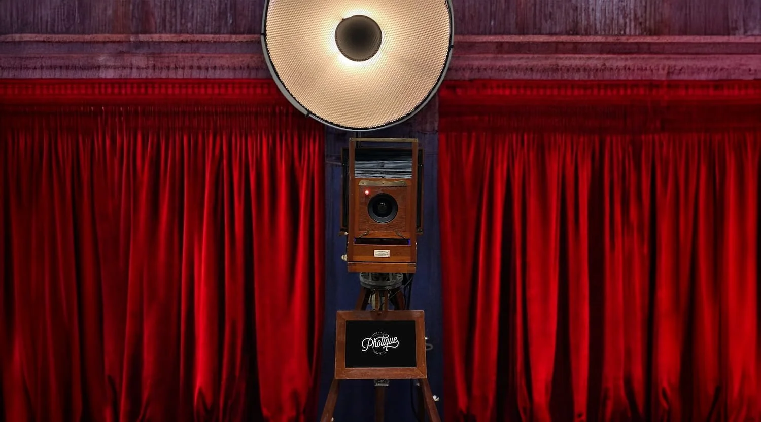 Photique | A Vintage Photo Booth Co. | Chicago, IL