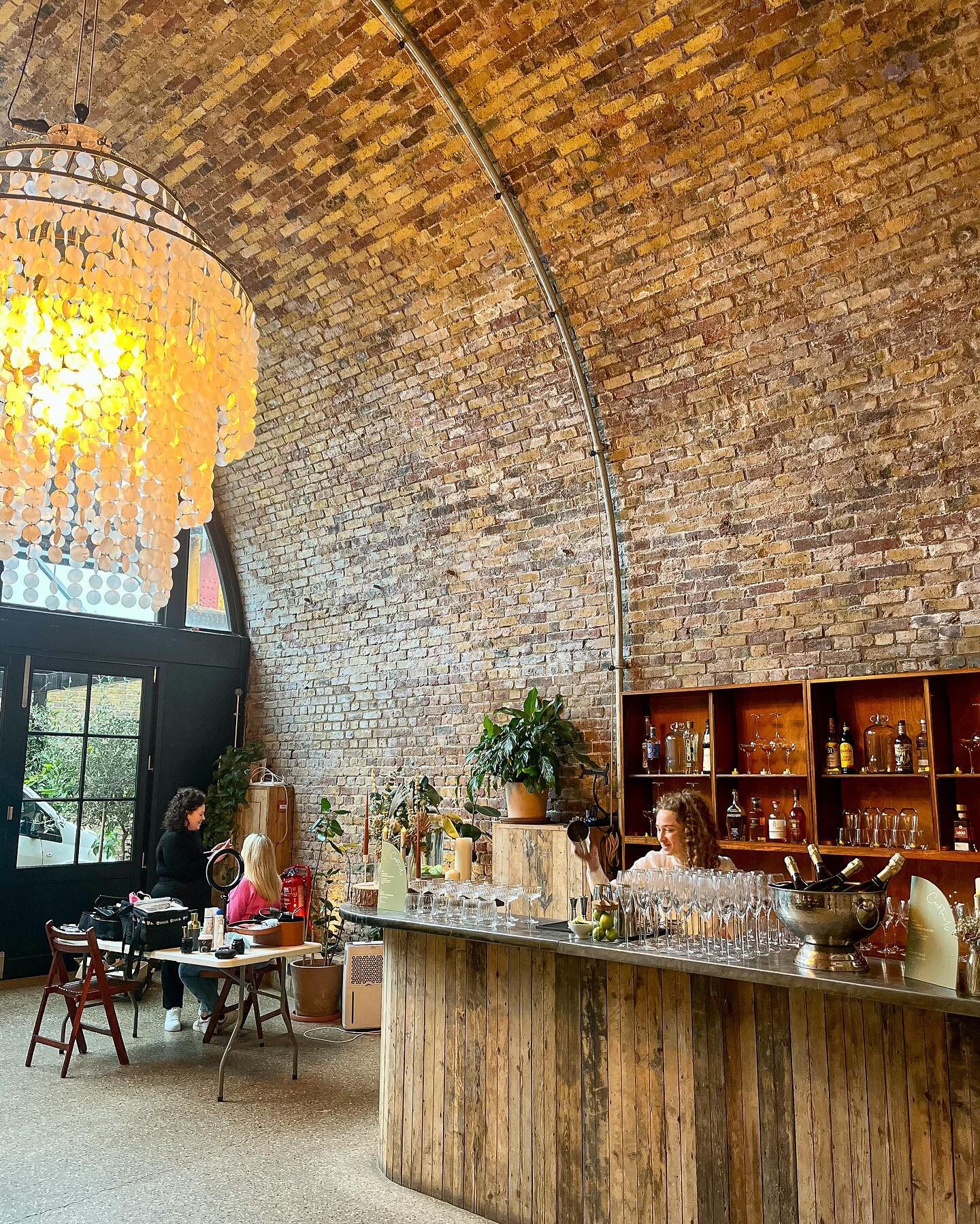 Home [www.dinnerladiesltd.com]