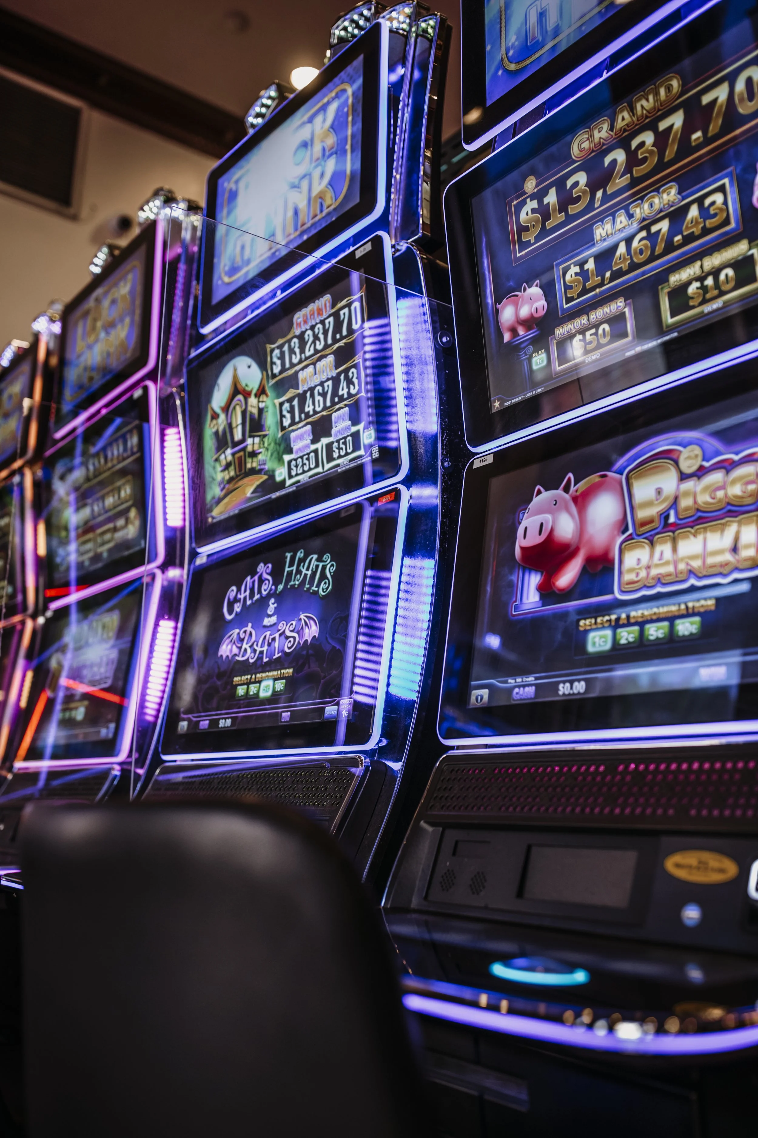 Table Games at the Midnight Star — Midnight Star