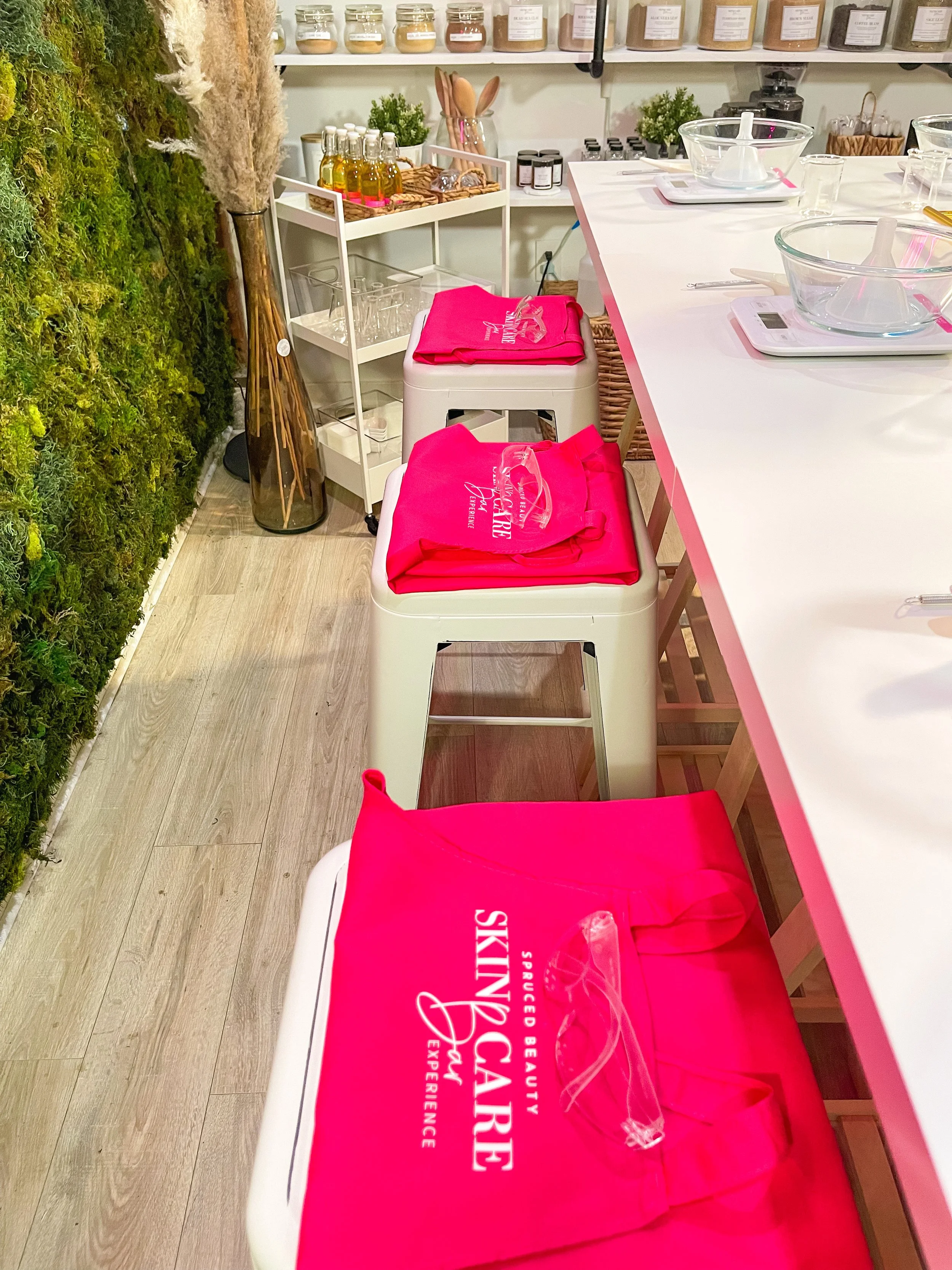 SKINCARE BAR EXPERIENCE