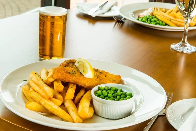 Dining, Our Restaurant and the Bar — The Cliffden Hotel