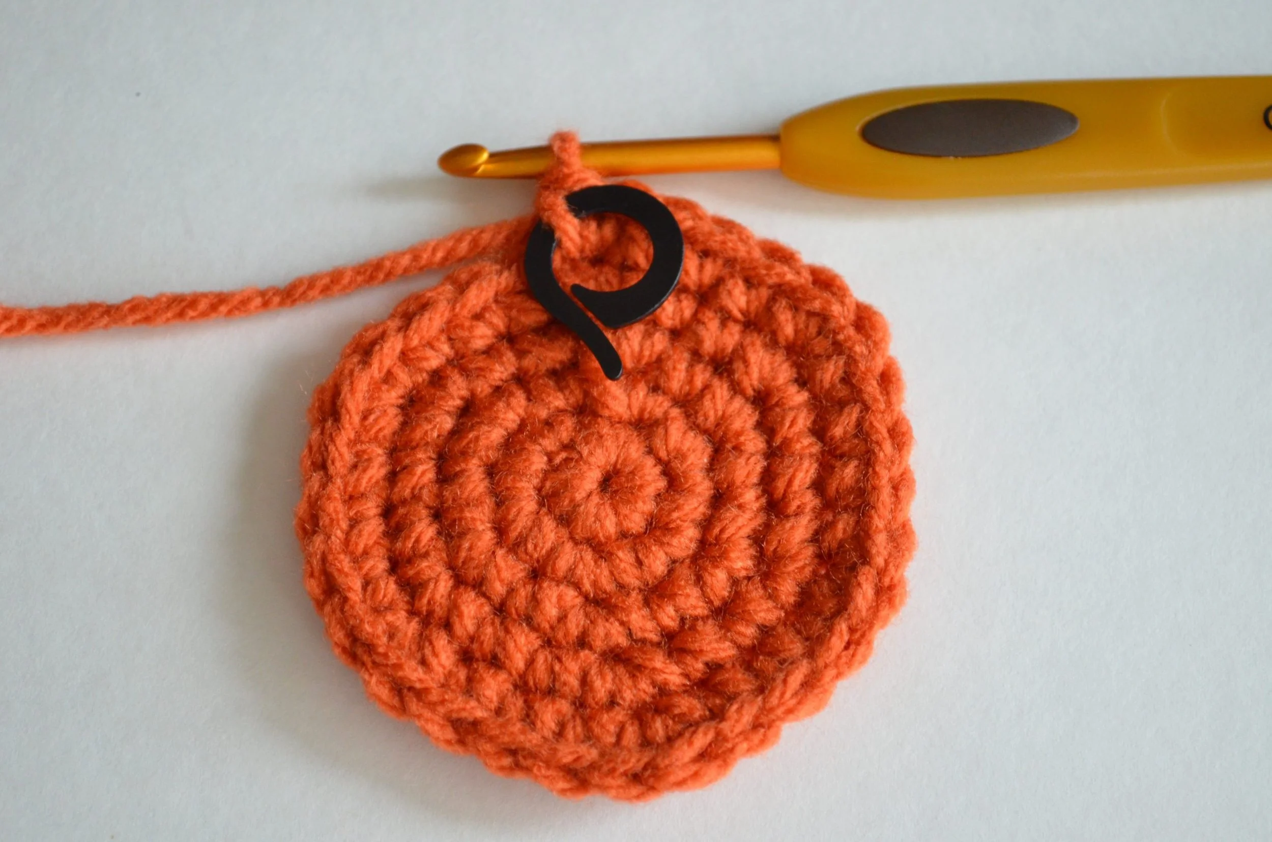 How to Crochet in the Round and Increase — Pops de Milk - Fun and Nerdy ...