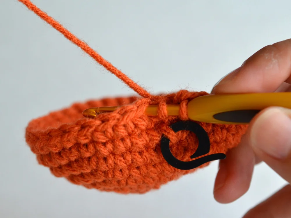 How to Crochet in the Round and Decrease — Pops de Milk - Fun and Nerdy ...