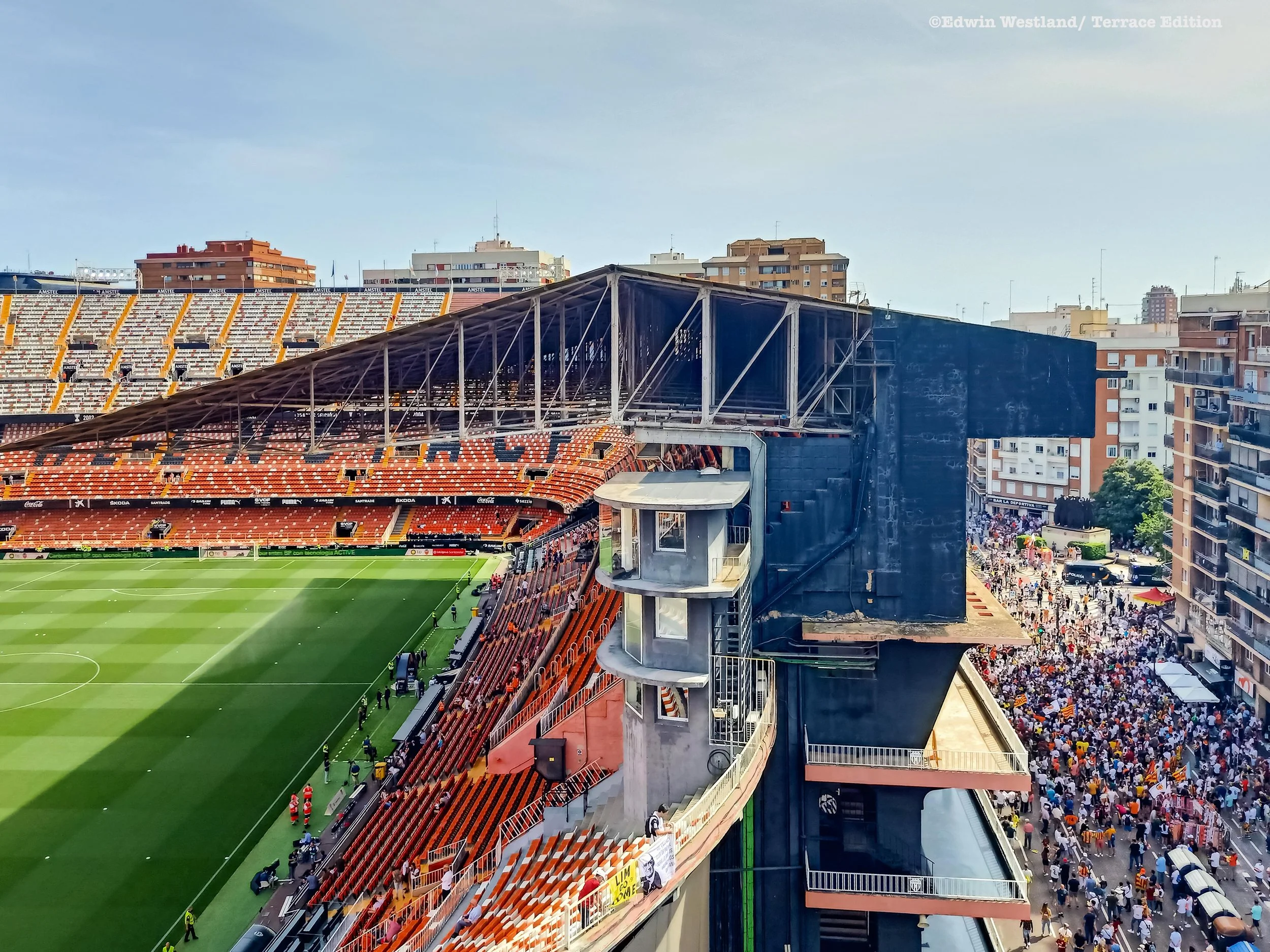 Reassuringly steep: Vertigo at Valencia's Mestalla — Terrace Edition