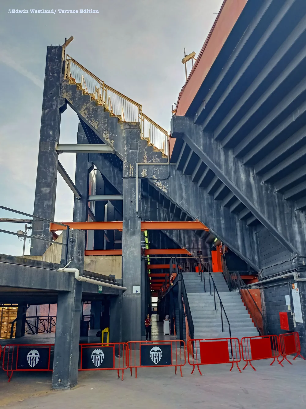 Reassuringly steep: Vertigo at Valencia's Mestalla — Terrace Edition