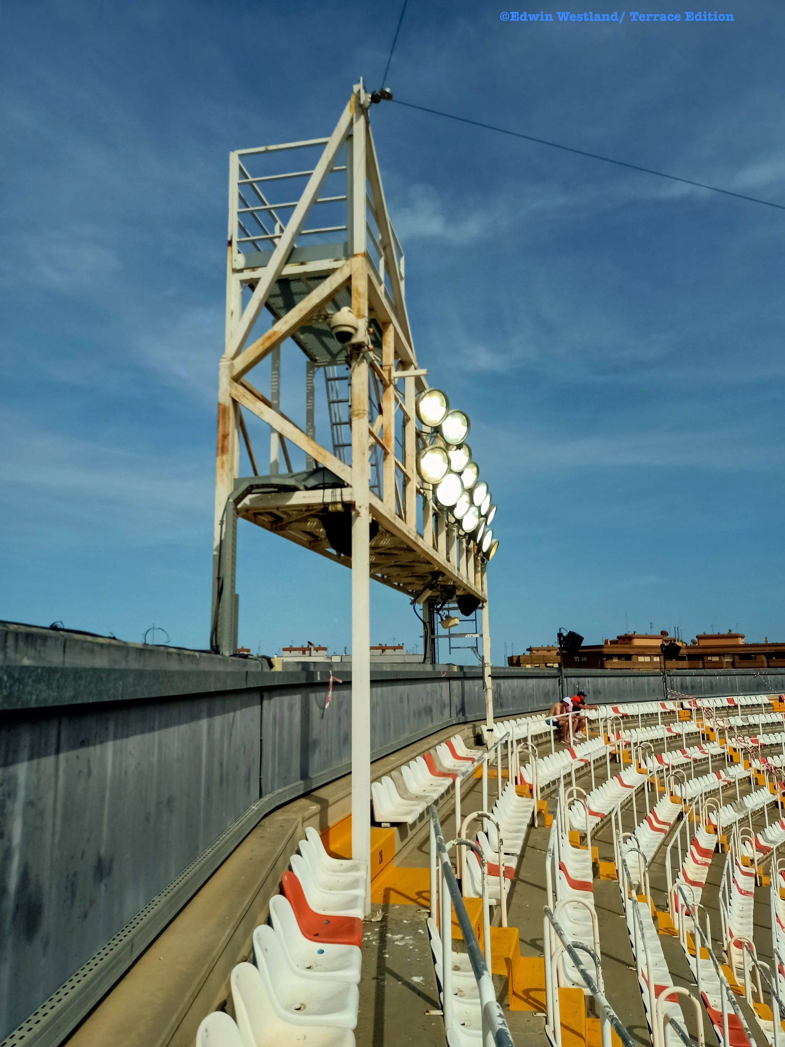 Reassuringly steep: Vertigo at Valencia's Mestalla — Terrace Edition