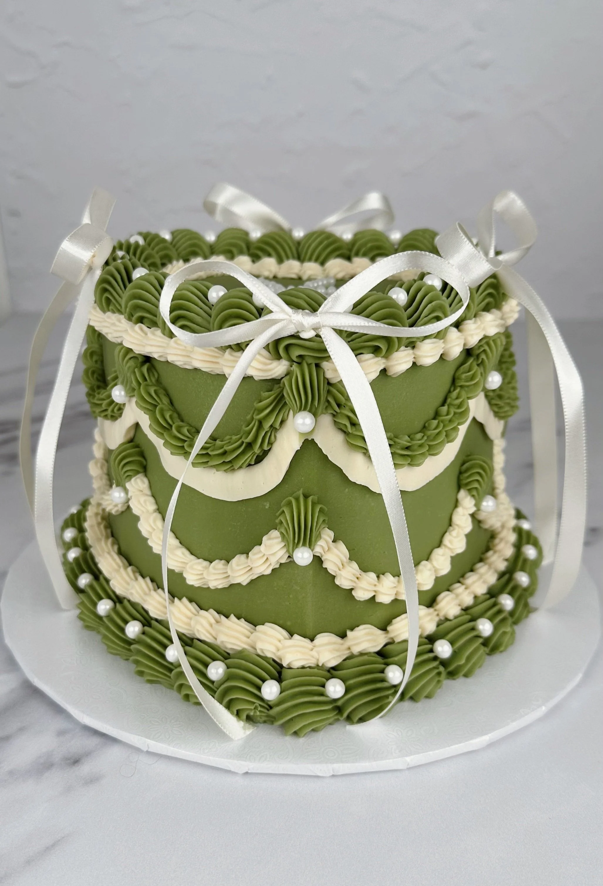 Ashlee Alexandra Cakes