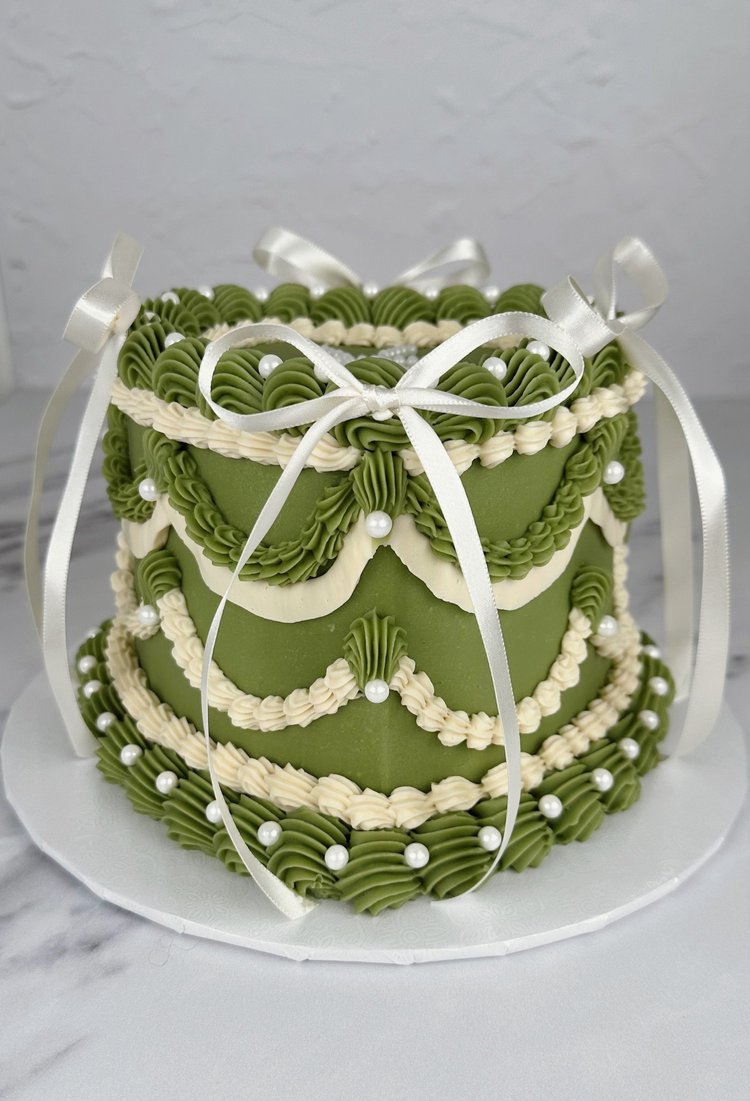 Ashlee Alexandra Cakes