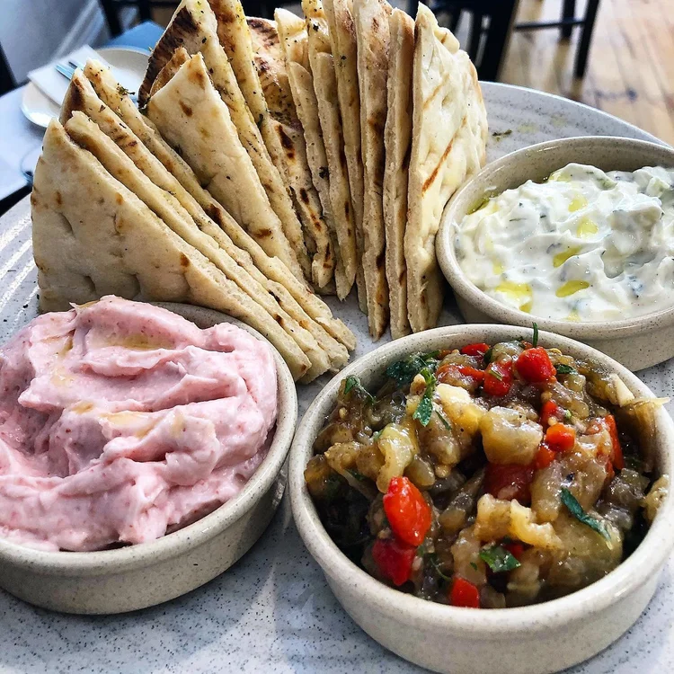 Meze Mazi