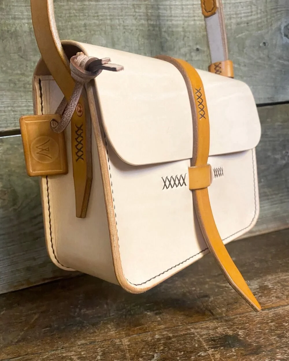 Vixen Tor Shoulder Bag | Warriner Leather