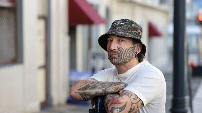 Master Māori Carver Revitalizing Whakairo Traditions: Ngā Toki a Fayne ...