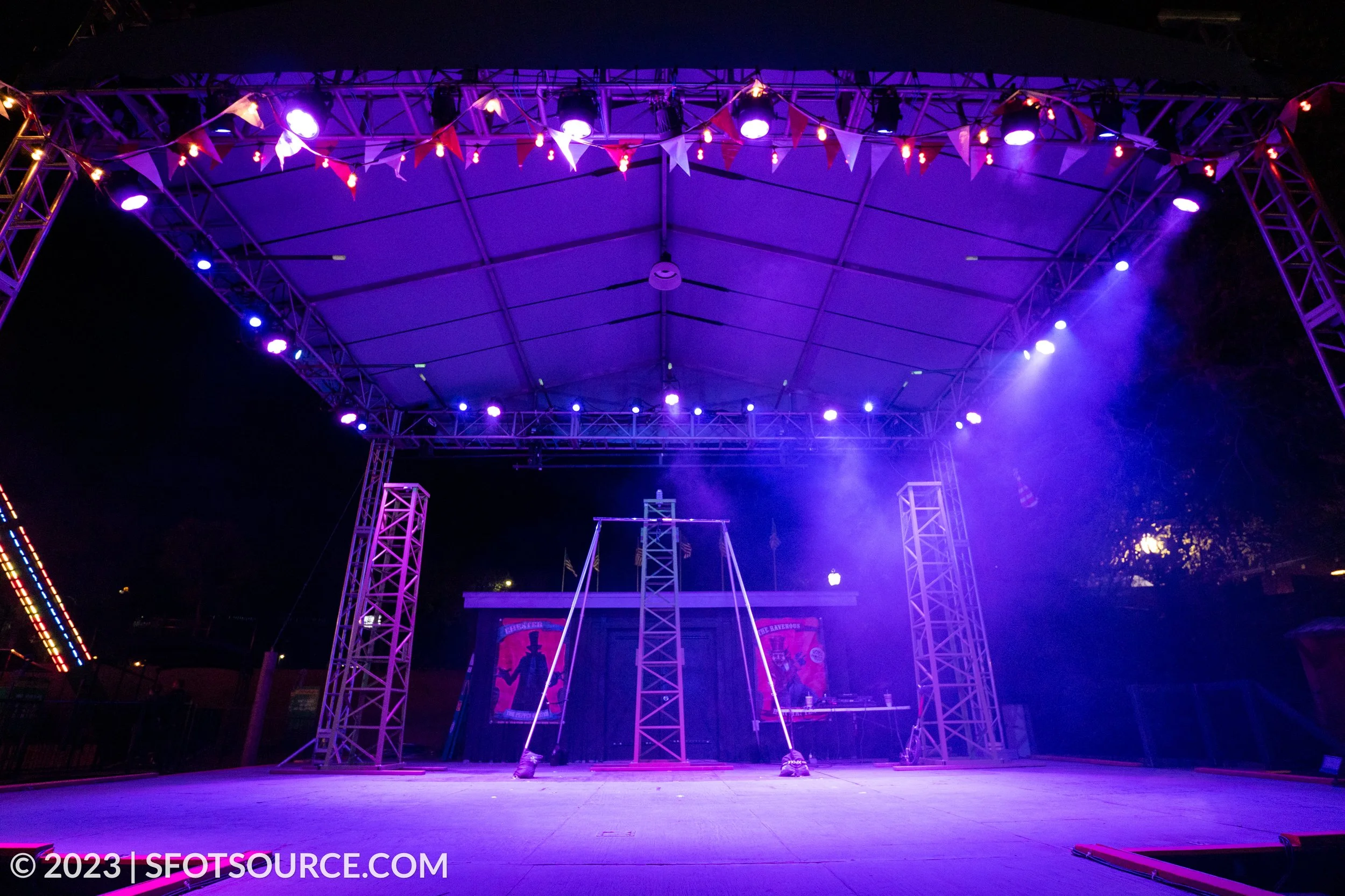 Live Shows & Entertainment | Six Flags Over Texas - SFOT Source
