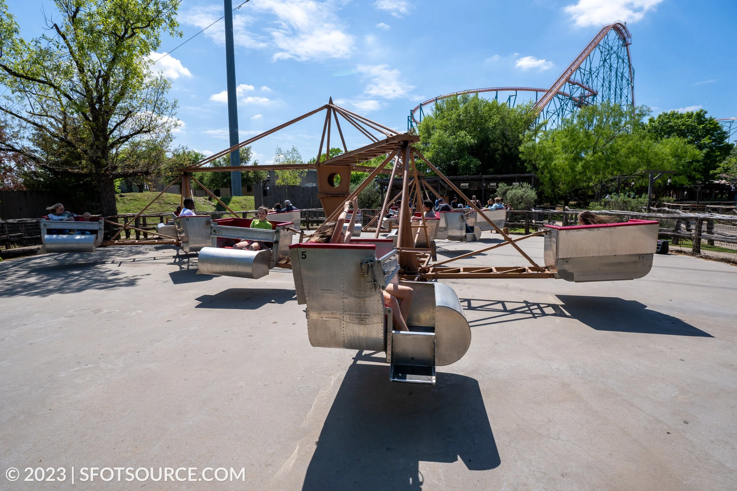 Sidewinder Scrambler Ride | Six Flags Over Texas