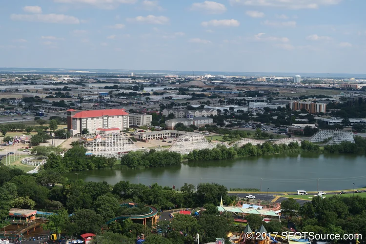Judge Roy Scream Wooden Coaster | Six Flags Over Texas