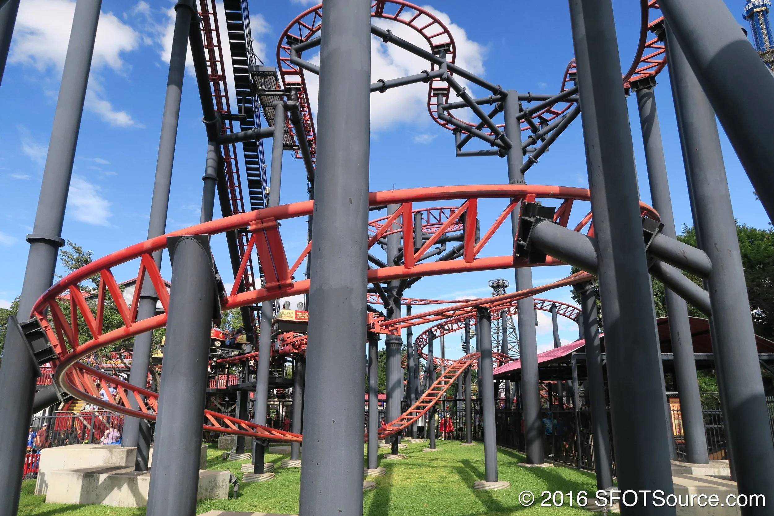 Pandemonium | Six Flags Over Texas — SFOT Source