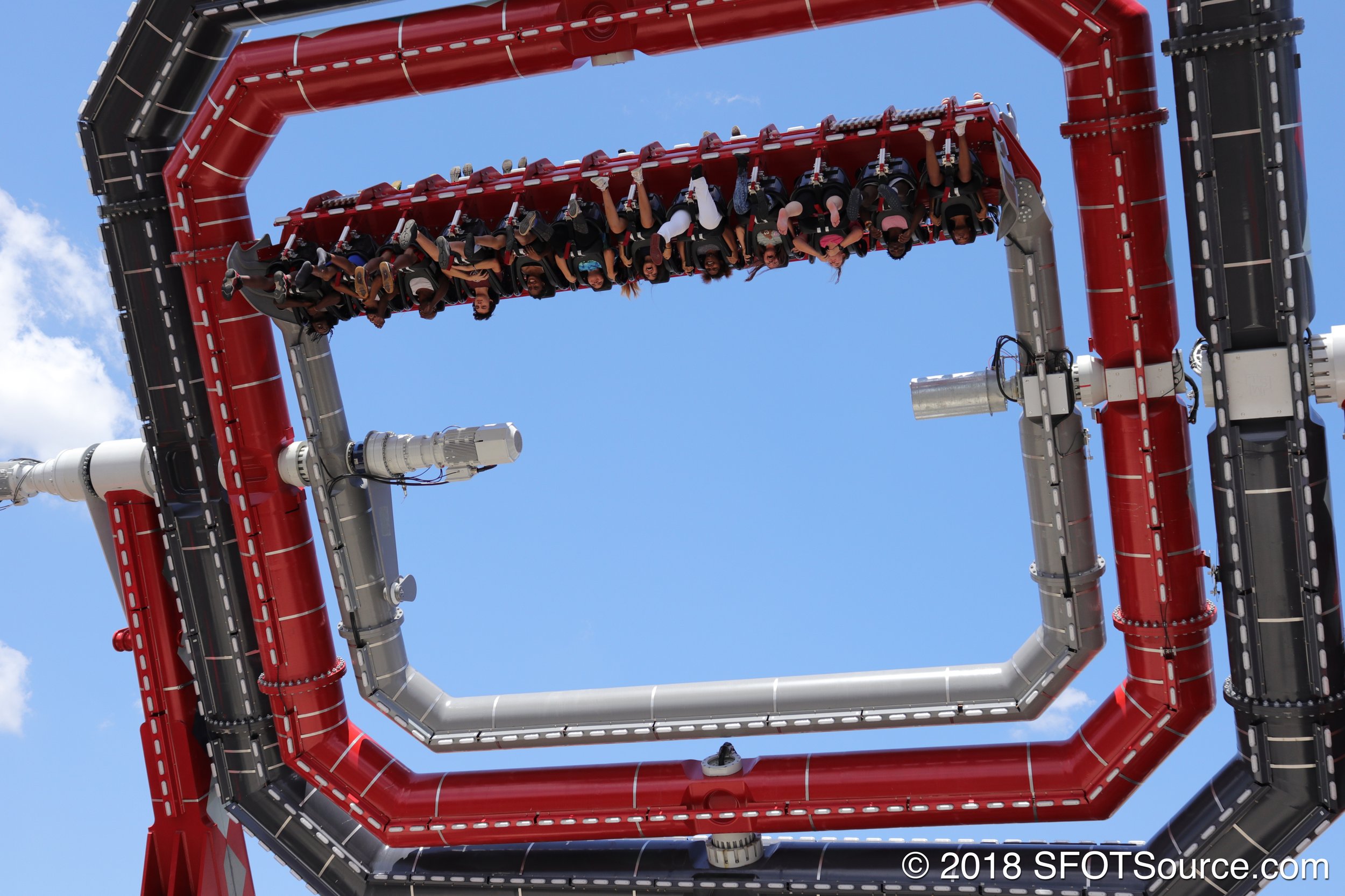Harley Quinn Spinsanity Thrill Ride | Six Flags Over Texas