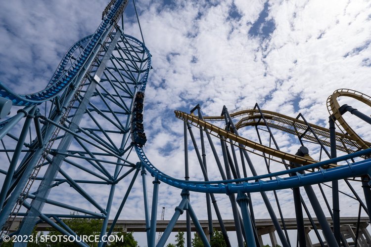 Mr. Freeze Roller Coaster | Six Flags Over Texas
