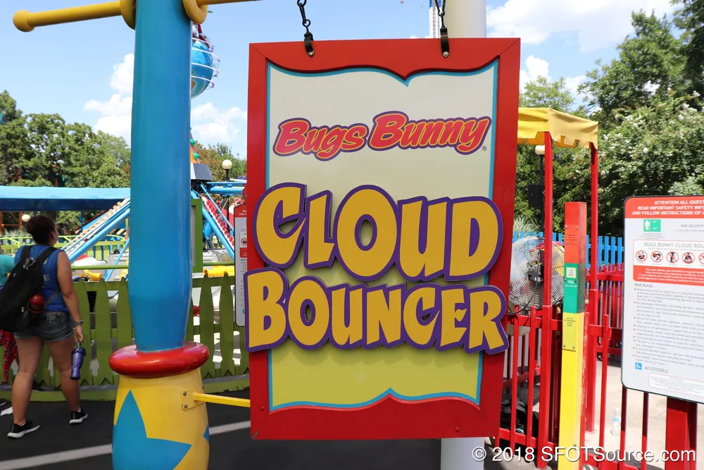 Bugs Bunny Cloud Bouncer Ride | Six Flags Over Texas