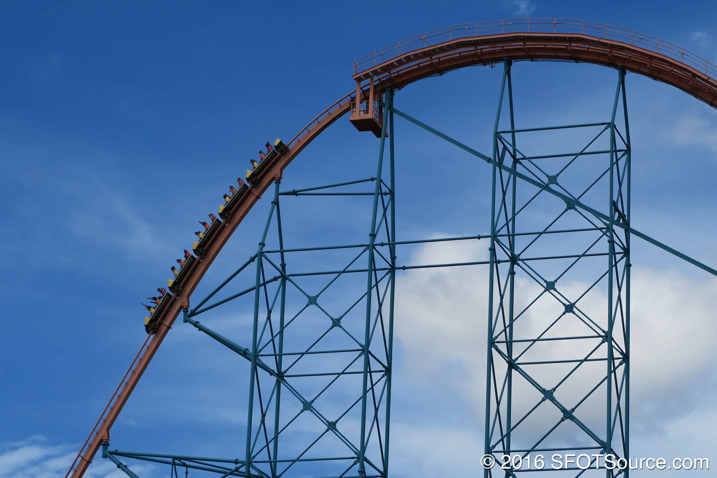 Titan Hyper Coaster | Six Flags Over Texas