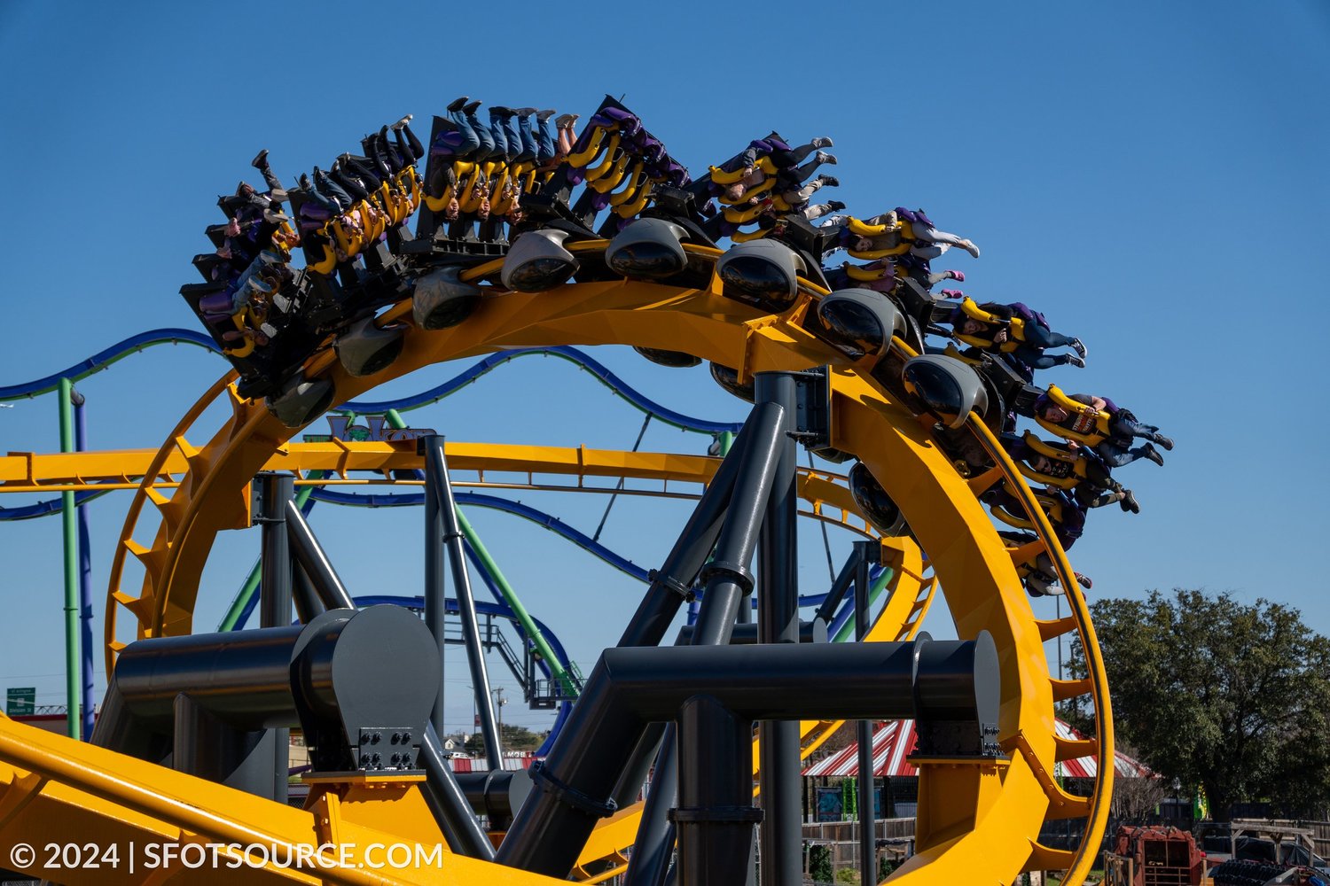 Batman: The Ride Roller Coaster | Six Flags Over Texas