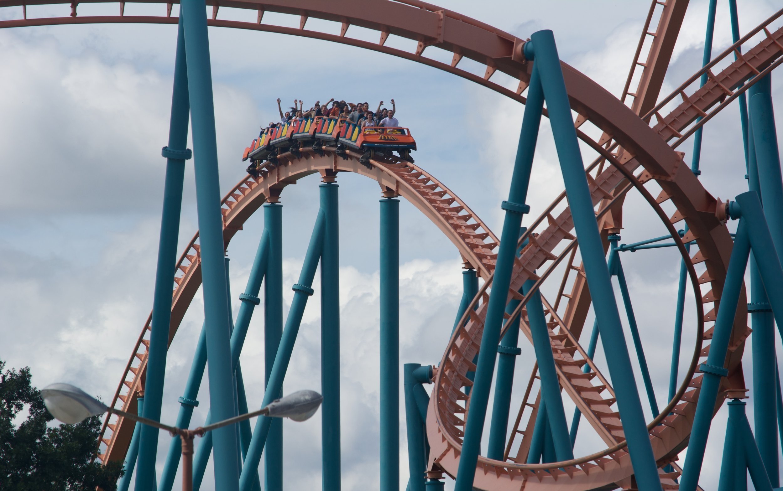 Titan Hyper Coaster | Six Flags Over Texas