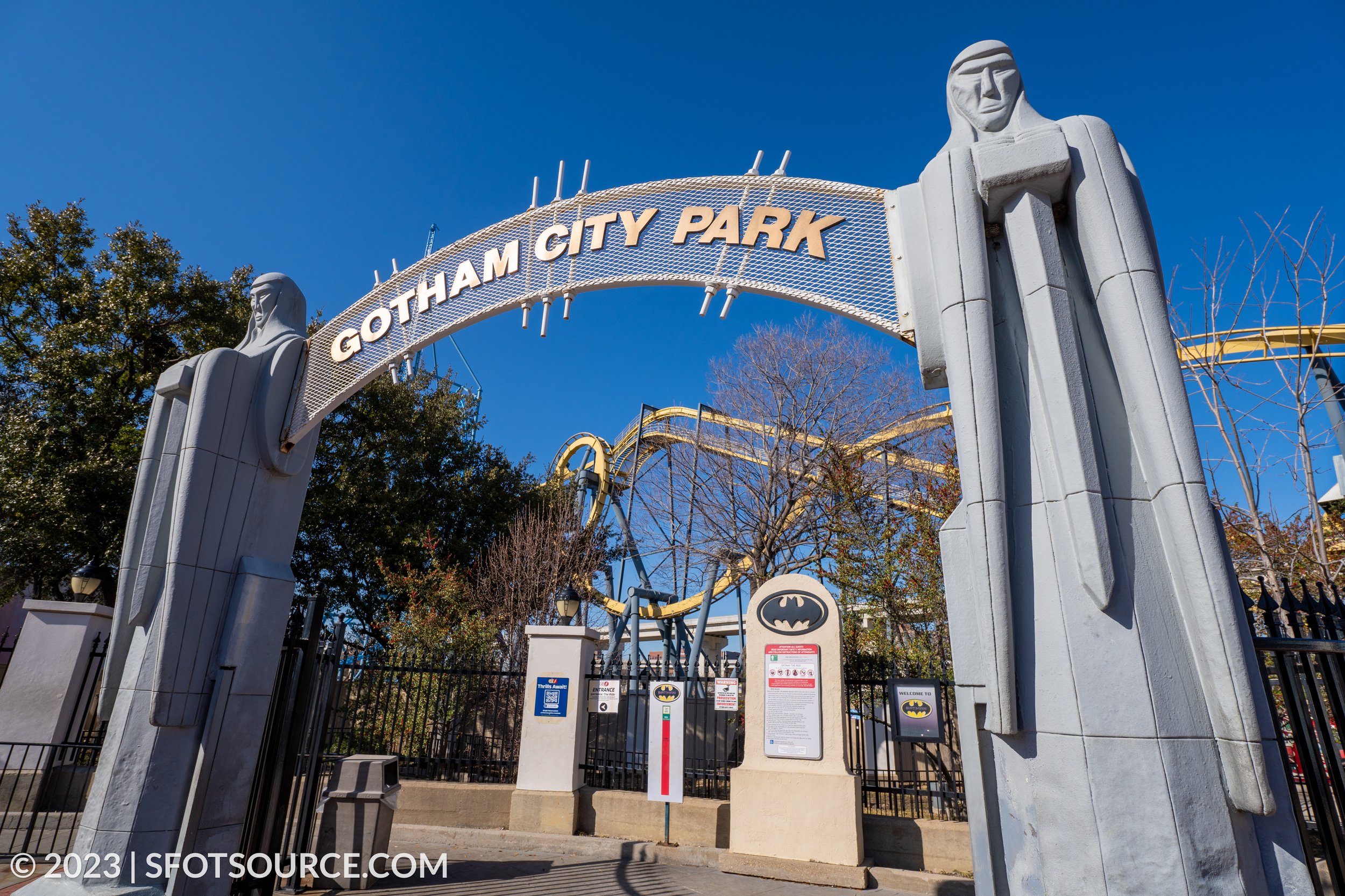 Batman: The Ride Roller Coaster | Six Flags Over Texas