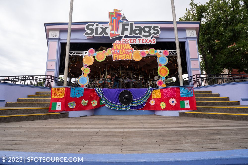 Silver Star Carousel Stage | Six Flags Over Texas