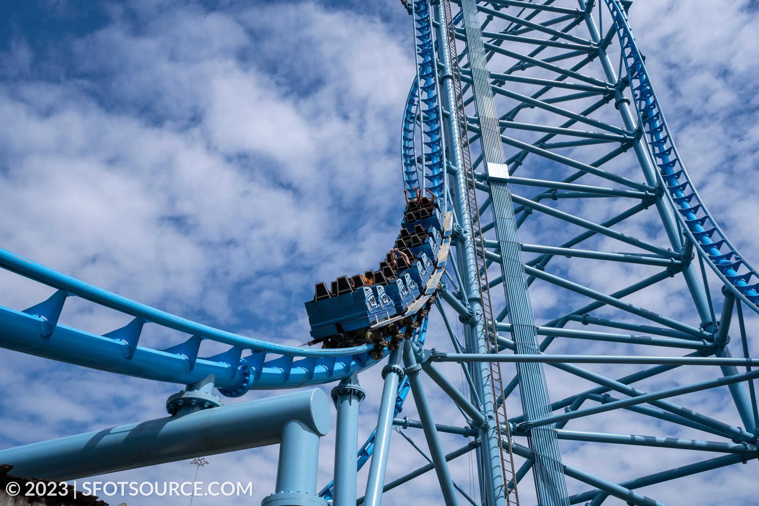 Mr. Freeze Roller Coaster | Six Flags Over Texas