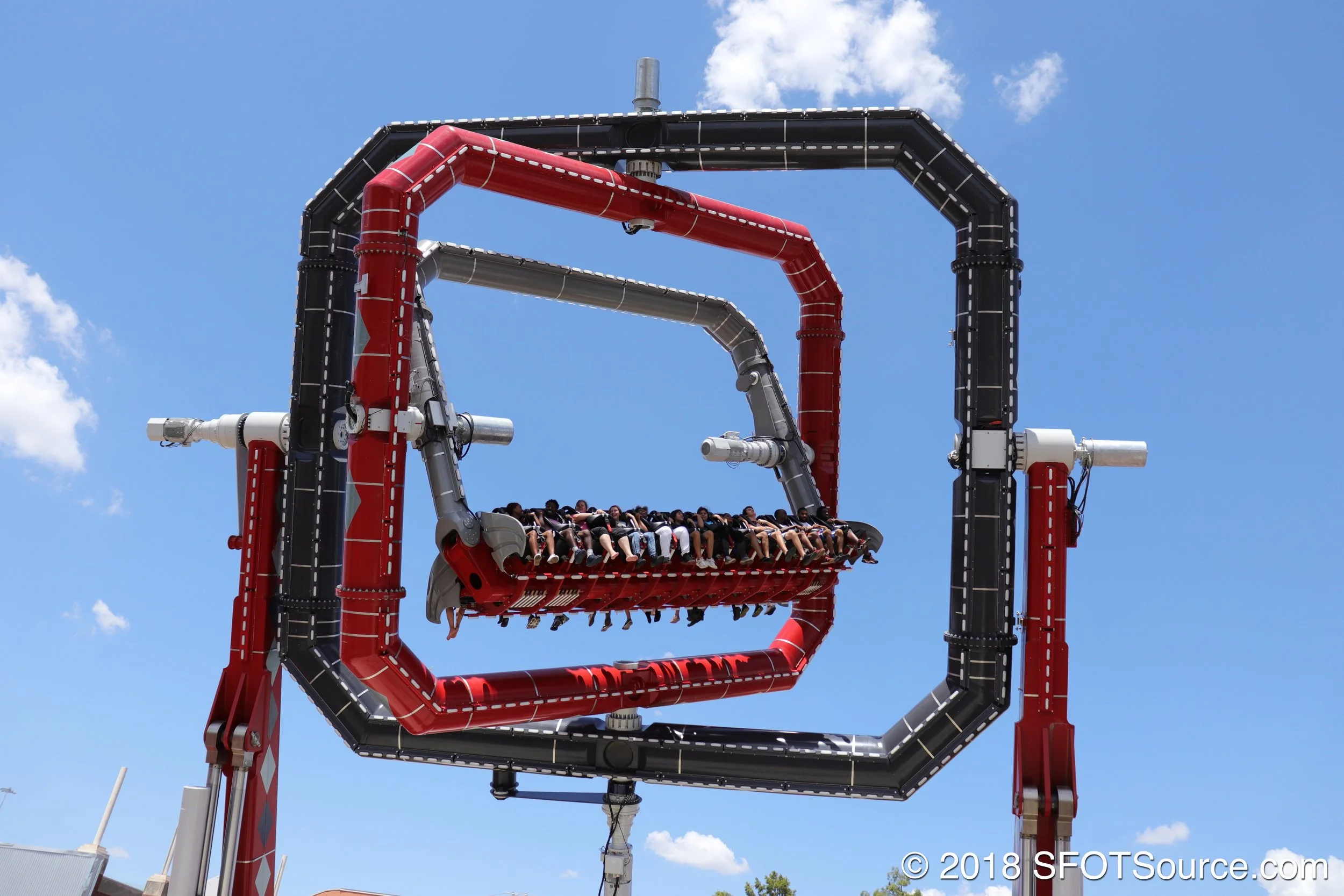 Harley Quinn Spinsanity | Six Flags Over Texas — SFOT Source