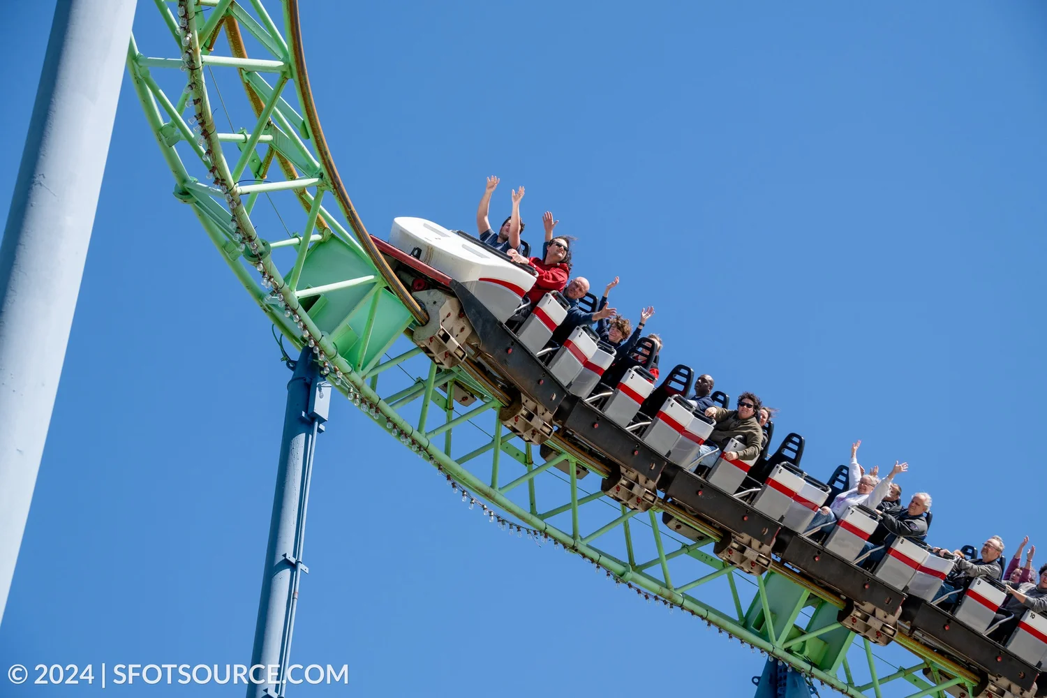 Shock Wave Roller Coaster | Six Flags Over Texas