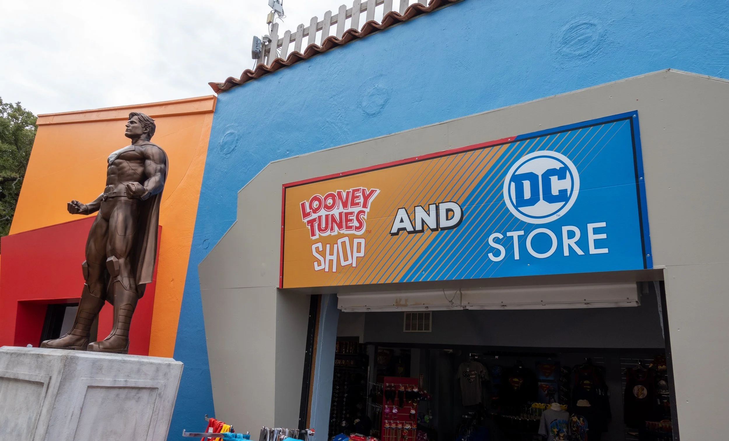 Looney Tunes Apparel Store