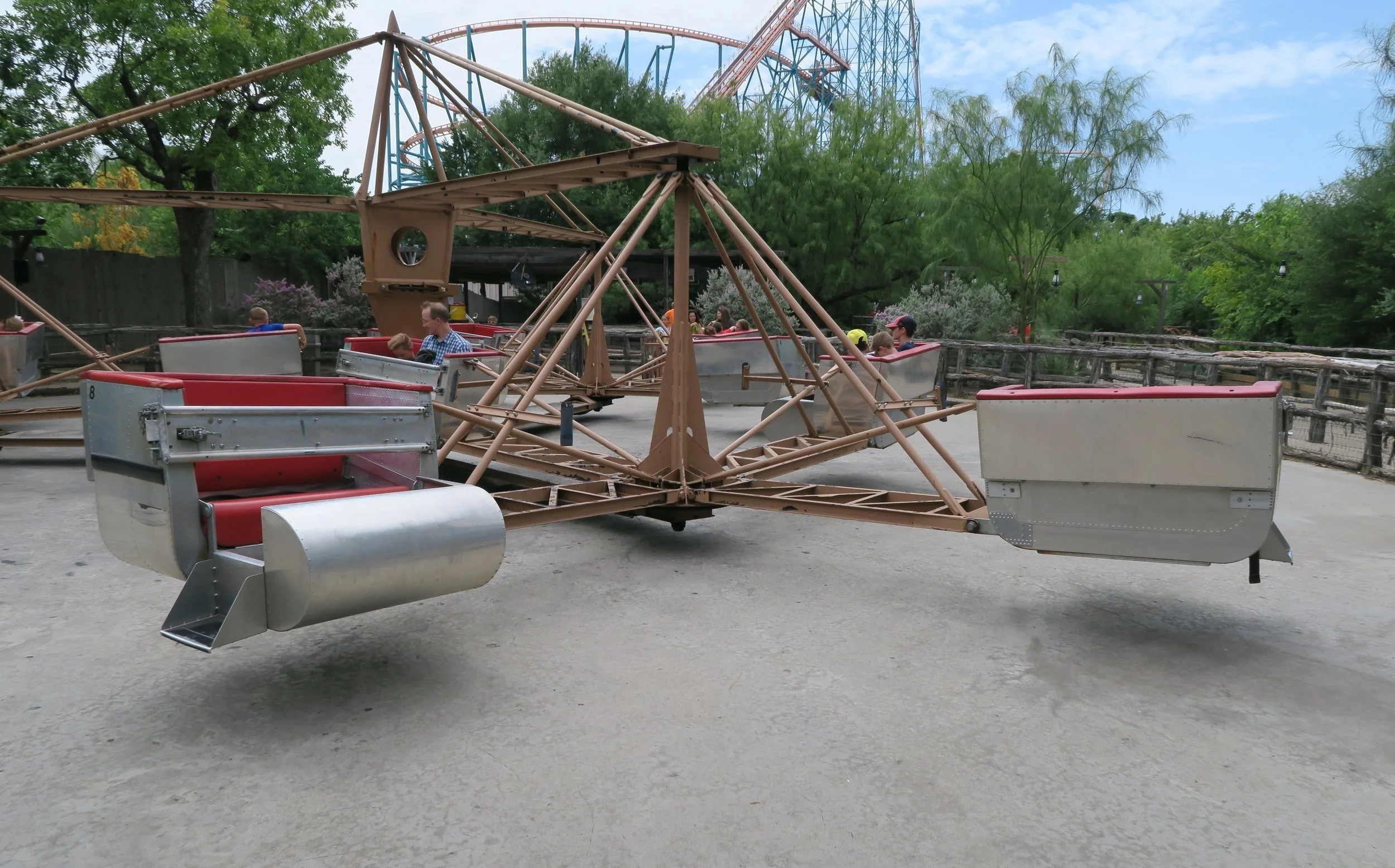 Sidewinder Scrambler Ride | Six Flags Over Texas