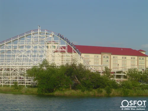 Judge Roy Scream Wooden Coaster | Six Flags Over Texas