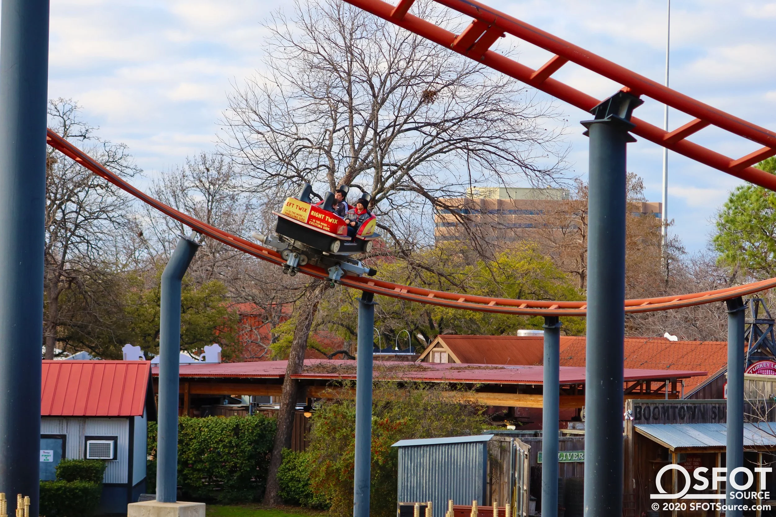 Pandemonium | Six Flags Over Texas — SFOT Source