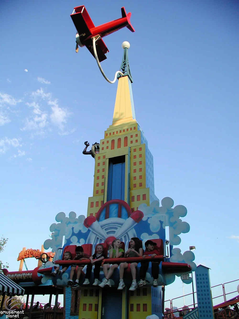 Bugs Bunny Cloud Bouncer Ride | Six Flags Over Texas - SFOT Source